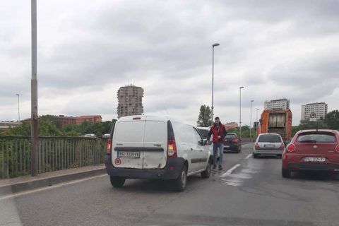 Lančani sudar na Pančevačkom mostu, udes i u Kotežu - www.lobi-info.rs